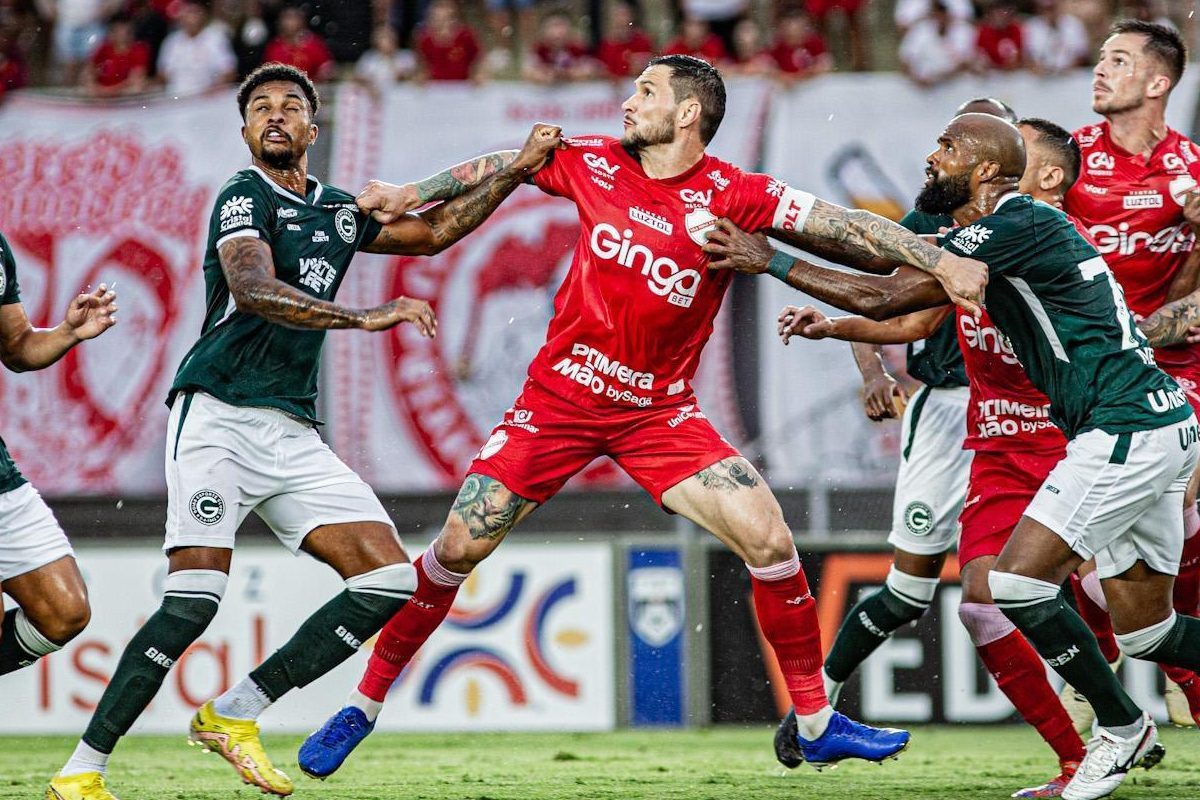 peita vila - EG - Esporte Goiano